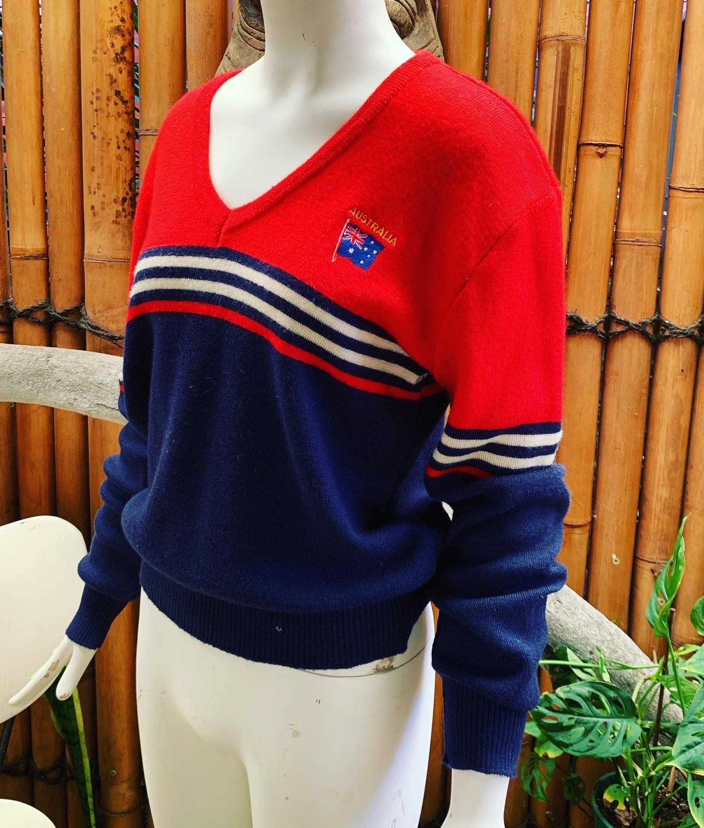 1980's Era Australiana Pure Wool Jumper - TikiQueen